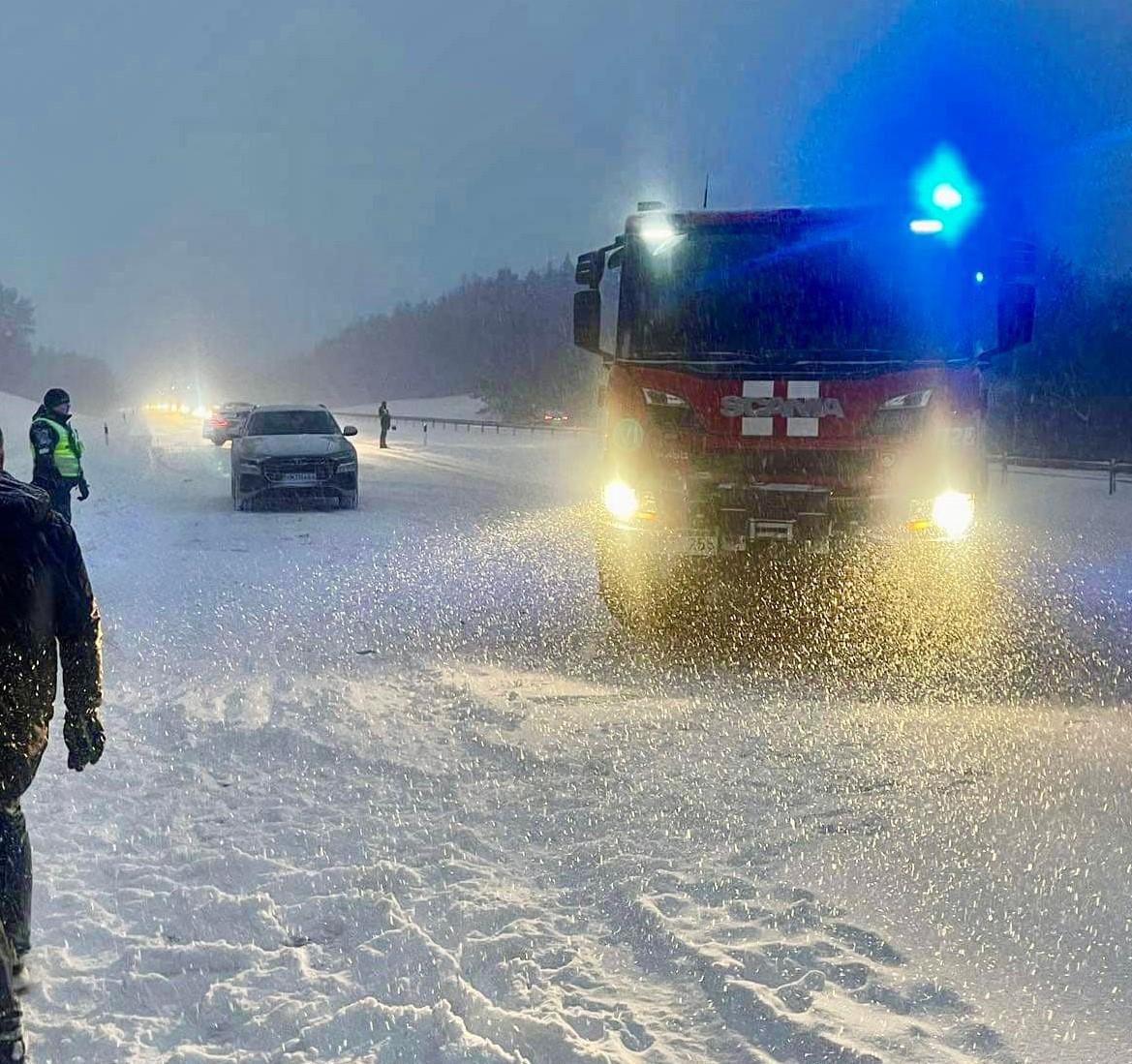 Į pusnis slydo automobiliai - ukzinios.lt