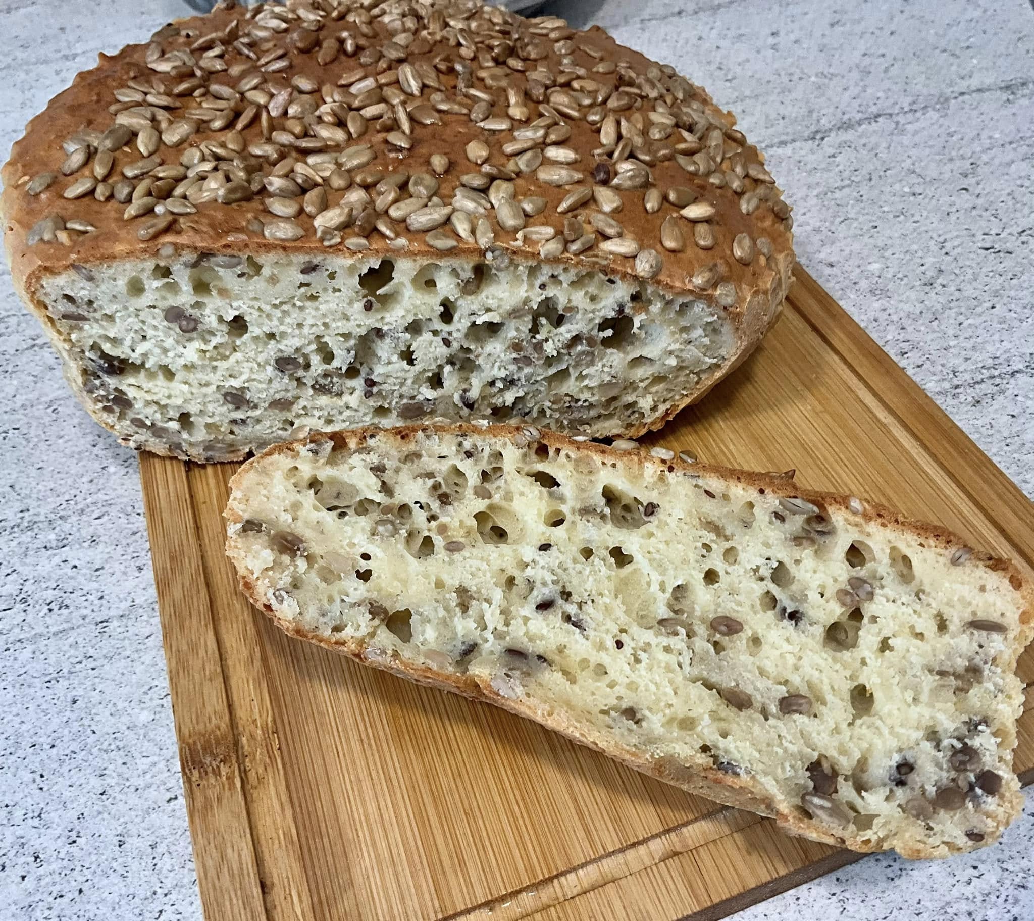 Duona su kefyru, kepta karšto oro gruzdintuvėje - ukzinios.lt